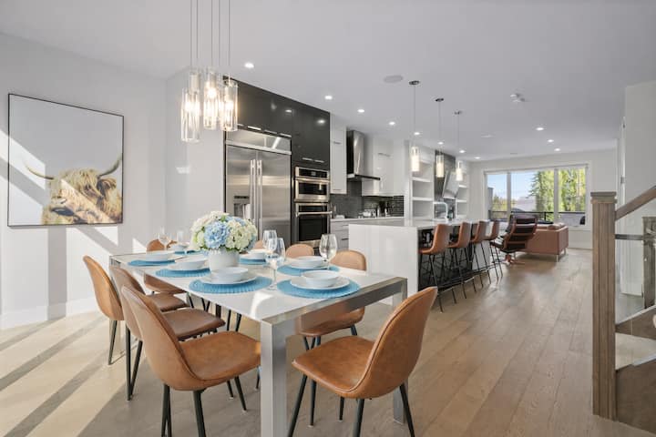 Luxury Home Near Downtown | Close To Everything! - Calgary