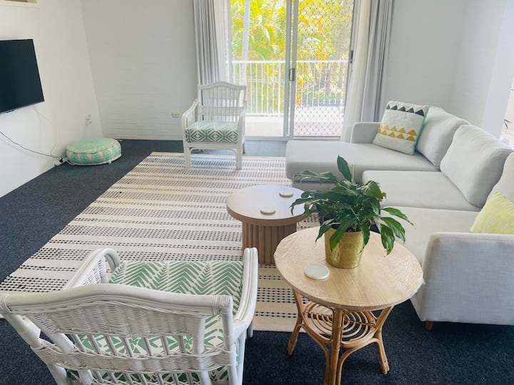 Beach Escape
Spacious Townhouse 300m To Beach - Sunshine Coast