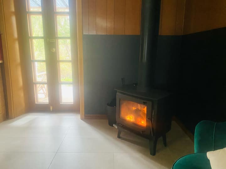 Beautiful Wine Country Sanctuary “Woodfire Place” - Clare