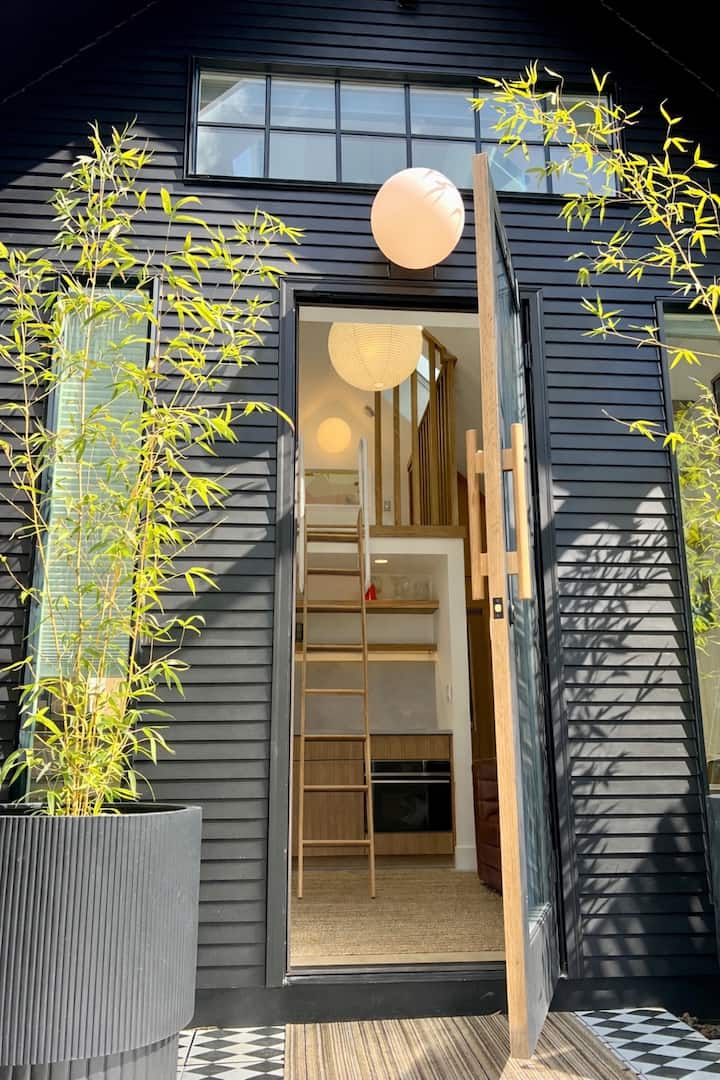 Hawthorne Schoolhouse - Portland, OR