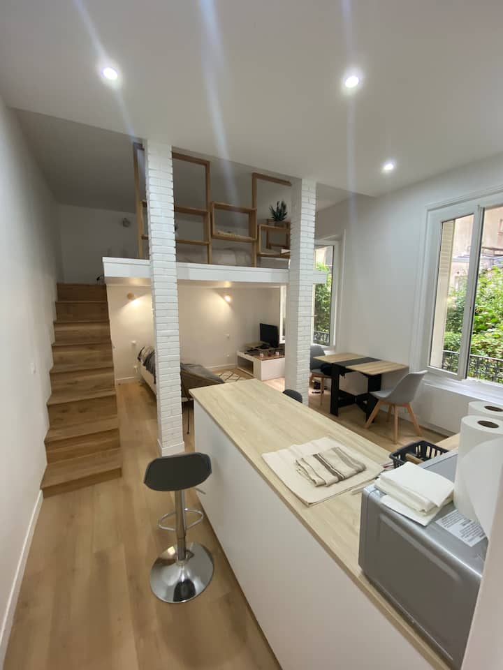 Appartement Cozy Calme Vue Sur Cour Verdoyante - France