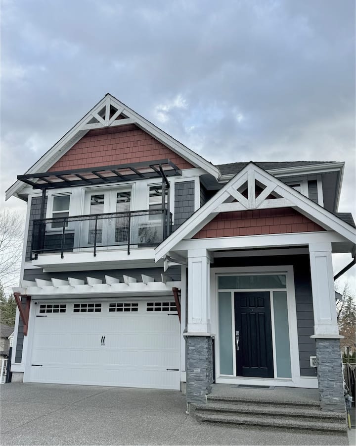 Bright 2-br Ensuite | Cozy & Family Friendly - Coquitlam