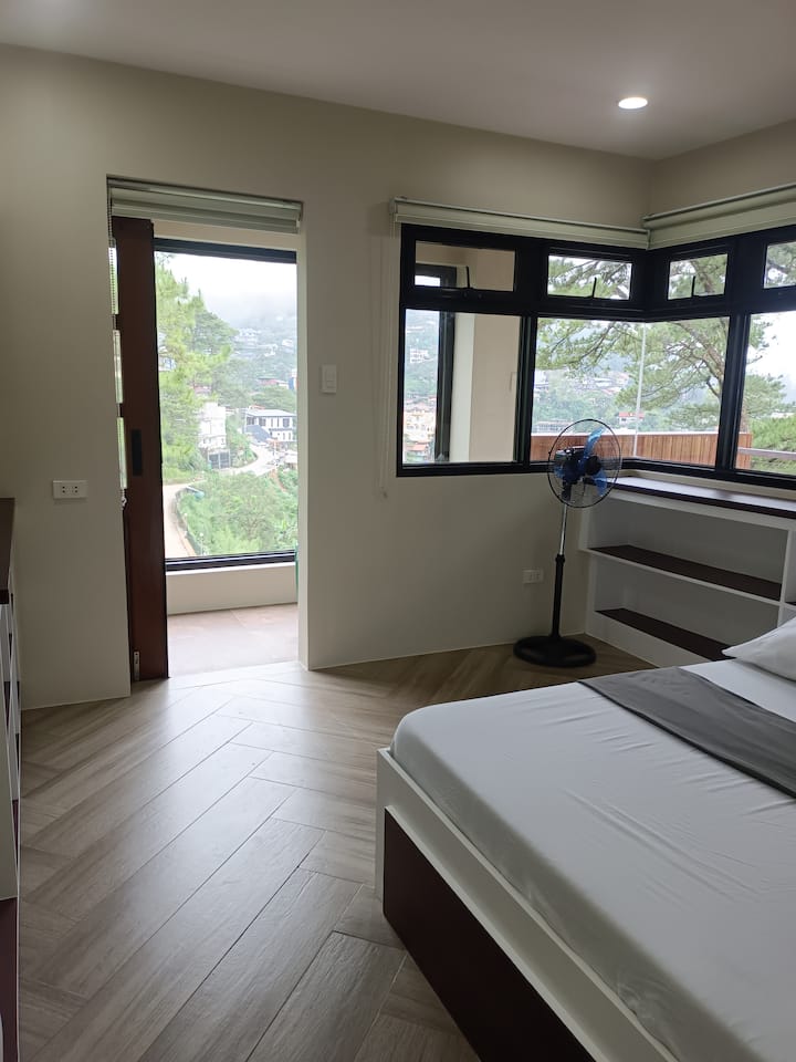 Level-2 Early Riser's Private Valley Balcony - Baguio