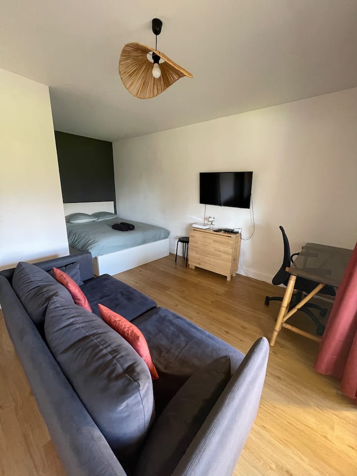 Studio Cosy Avec Terrasse Et Parking à Antibes - Plage de la Salis - Antibes