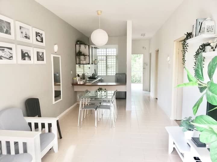 The Riverside House ~ Near Beach - Batu Ferringhi
