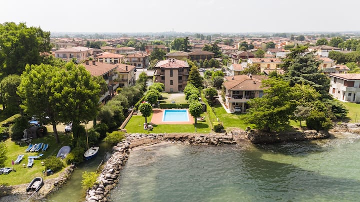 Schöne Lage Mit Privatstrand - Sirmione