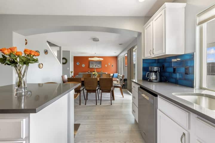 Modern House For 18 With Firepit In Boise - Boise, ID
