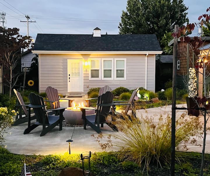 Boutique Retreat-coastal Cottage - McMinnville, OR