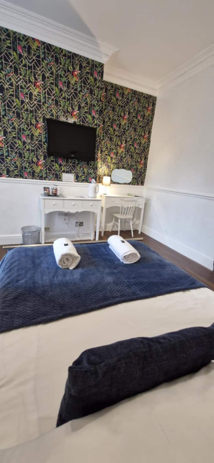 Lilyrose Hotel Whitby- Spacious Double (Room 1) - Whitby