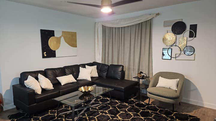 Austin Retreat: Steps From Moody Ctr & Ut Stadium - Austin, TX