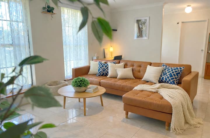 Family Home Away From Home - Perth