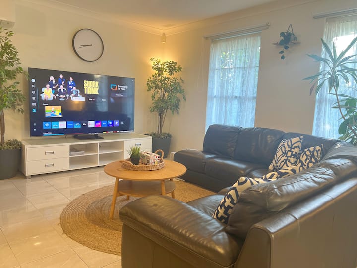 Family Home Away From Home - Perth