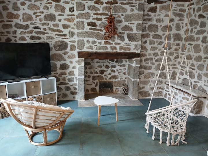 Chambre Indépendante Avec Jardin - Cantal