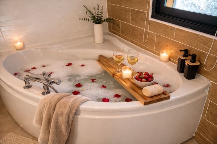 Expérience Romantique Avec Spa.
Petit Dej Inclus ! - Calvisson