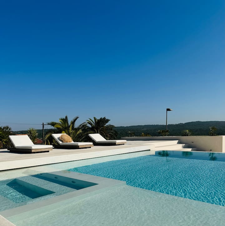 Luxury Villa Walk To The Beach - 辛特拉