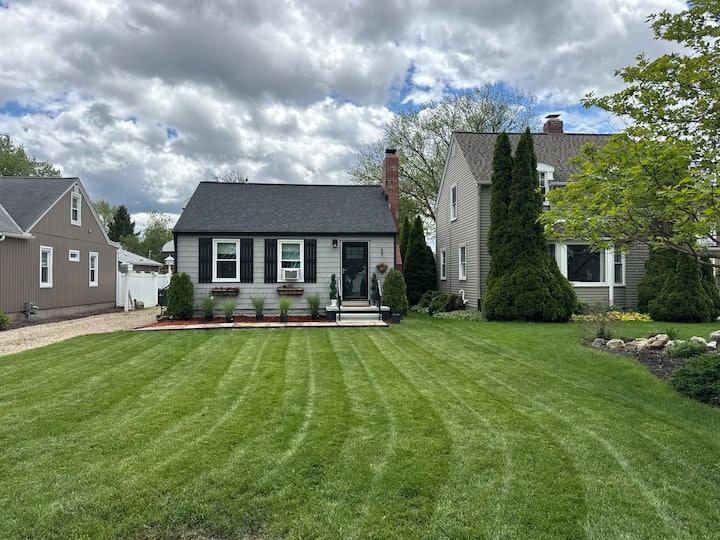 Peach Grove Cottage - Vermilion, OH