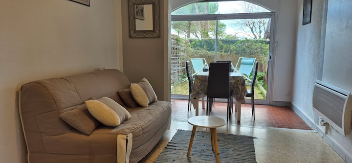 Modeste Rez De Jardin, 500m Plage Et Du Port. - Agde