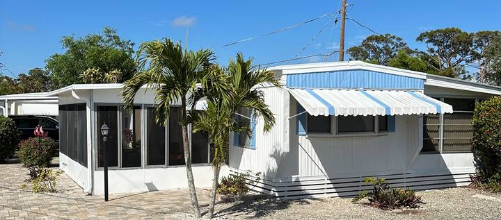 Updated Coastal Tin Palace - Bonita Springs, FL