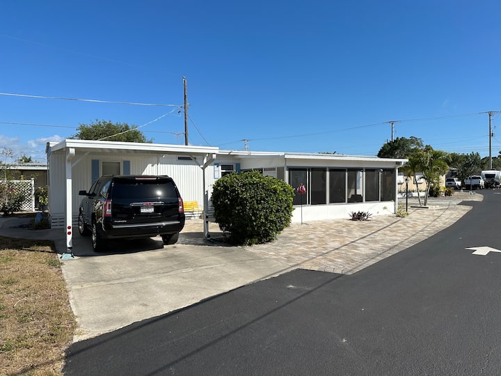 Updated Coastal Tin Palace - Bonita Springs, FL
