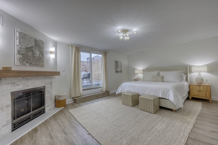 Deluxe Downtown Lancaster 3bd - Rooftop & Parking - Lancaster, PA