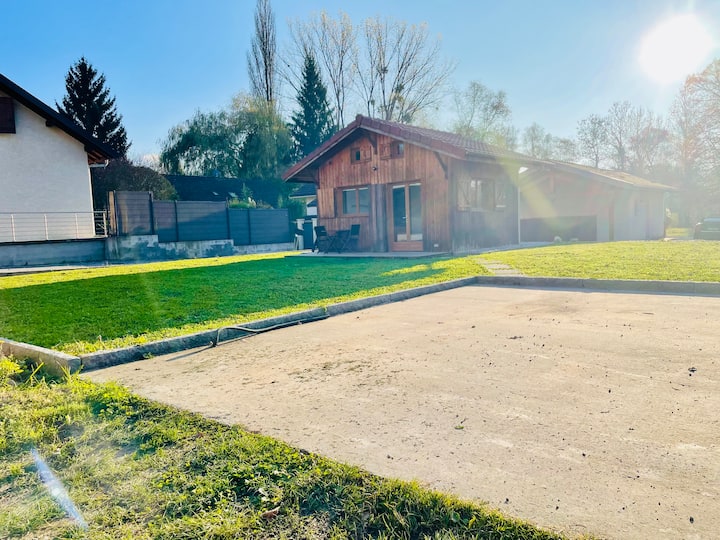 Le Petit Chalet - ibis budget Nangy Annemasse