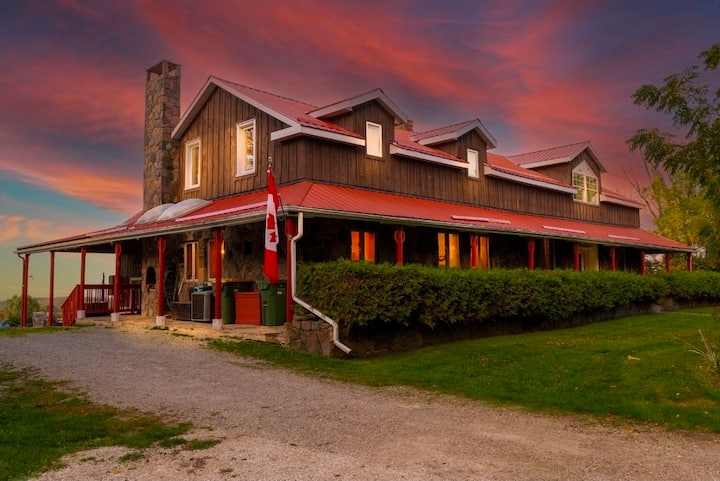 Sundance Of Blantyre Lodge +Hot Tub +Sauna +Pond - Ontario