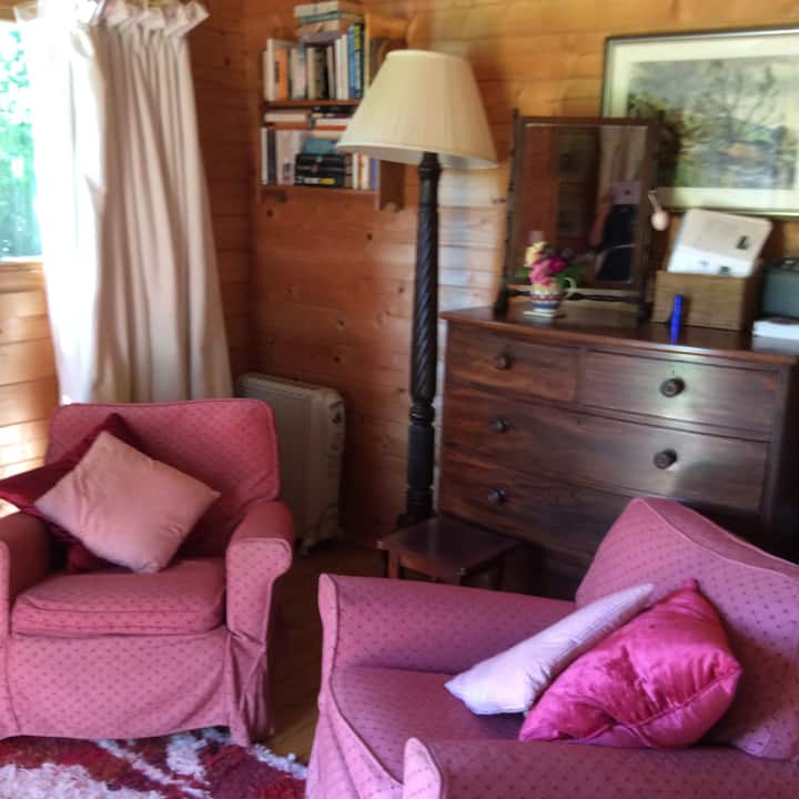 Log Cabin Near Wells, Somerset - Shepton Mallet