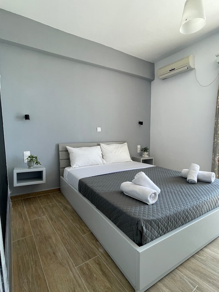 Simple Comfort By The Sea - Himarë