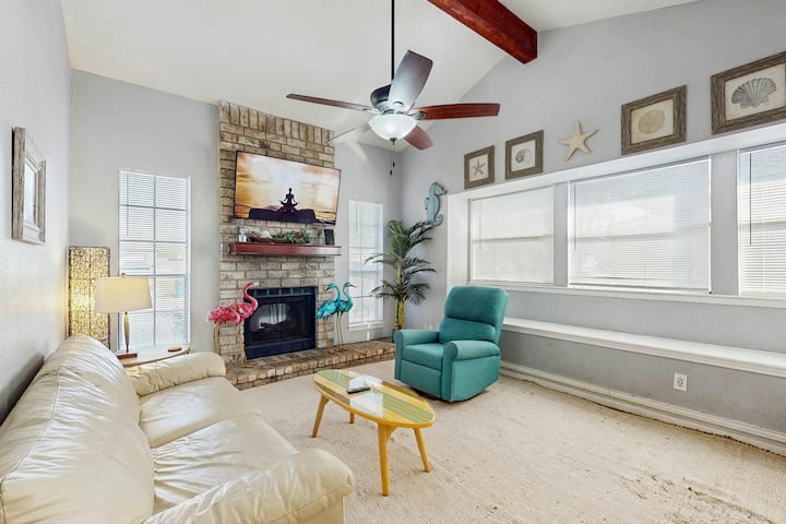 3br Home With A Pool, Children's Items, & W/d - Corpus Christi, TX