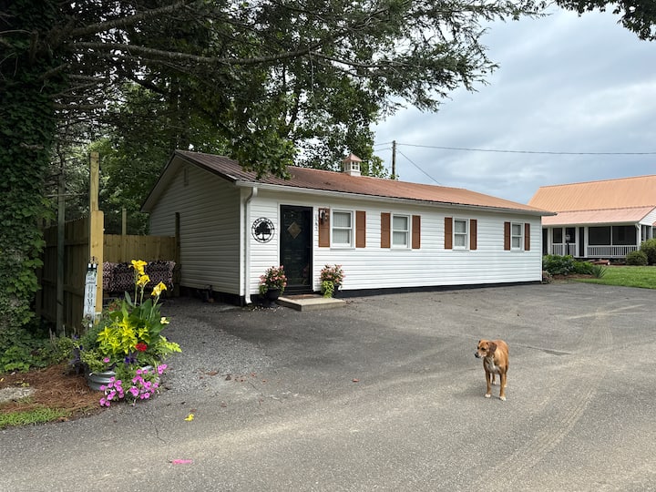 Payne Manor Guest House - Mount Airy, NC