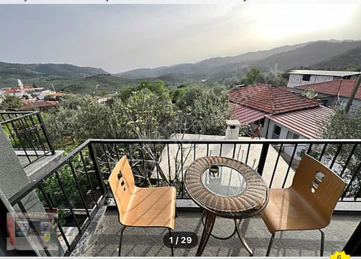 Kazdağlarında, Köy Içinde Sessizlik Ve Huzur Için - Altinoluk