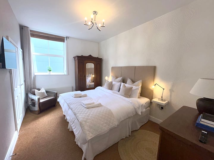 Charming 2-bedroom Apartment In Vibrant Southville - Bristol