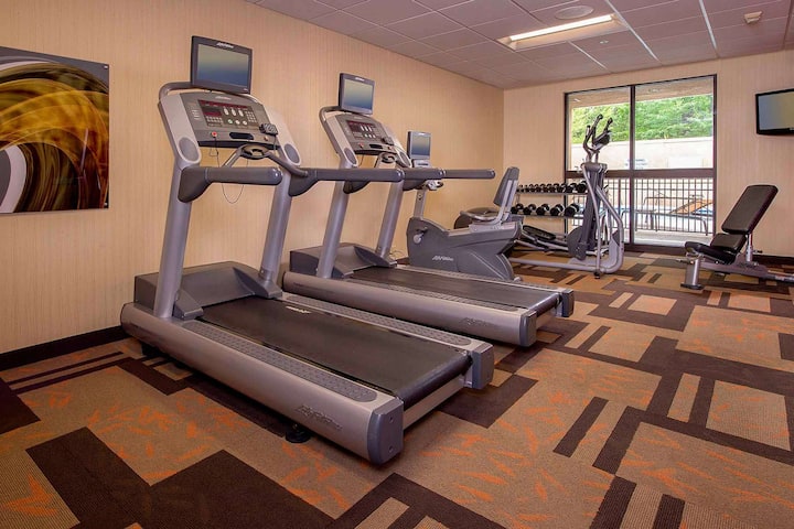 Best Value, Quality Stay! 3 Relaxing Units, Pool! - Durham, NC