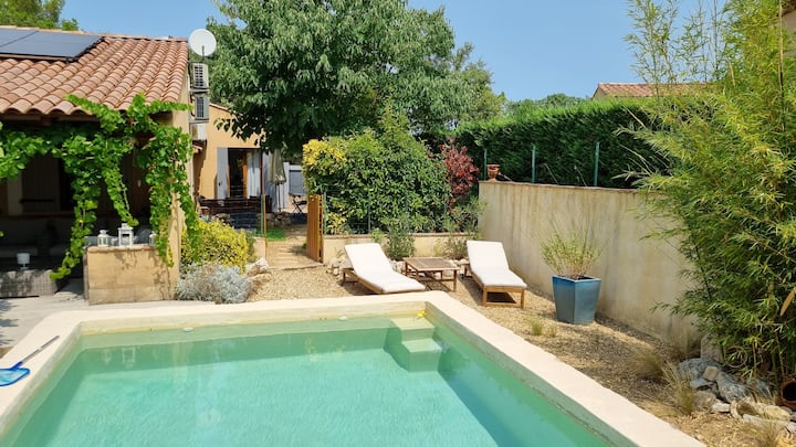 Petite Maison Au Bord Des Vignes - Aubussargues