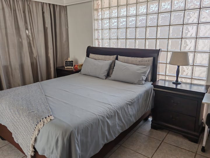 Yakhe Self-catering Cozy Styled 1 Bedroomed - Edenvale