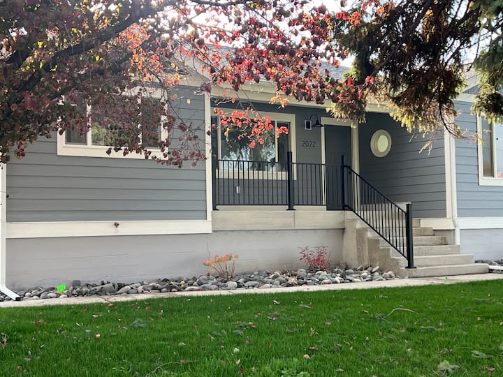 Peaceful Farmhouse In City Limits - Lewiston, ID