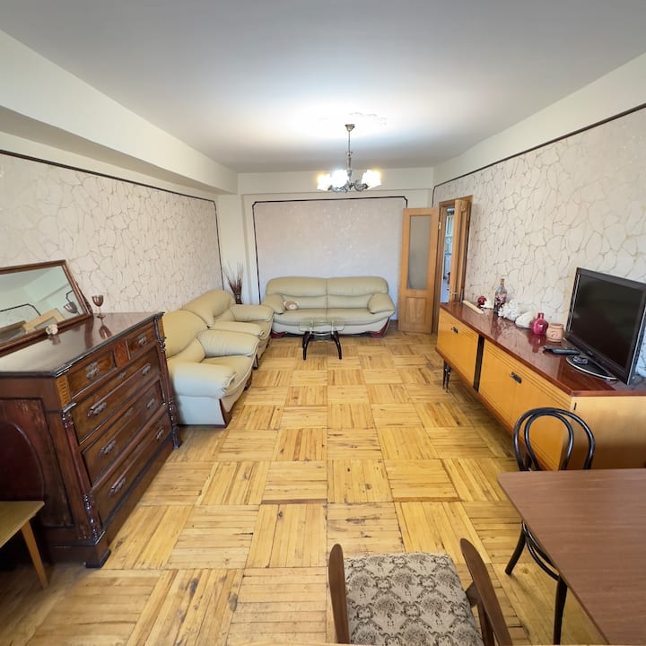 Cozy Apartment In Center Of Yerevan - Armenia