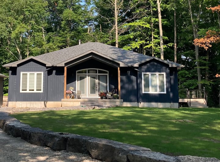 The Bluehaus - Modern Lux Cottage Bayfield Getaway - Clinton