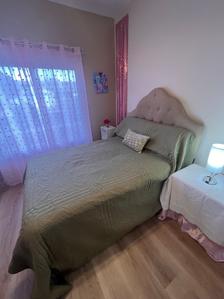 Pink Room With Private Bath - Cottonwood, AZ