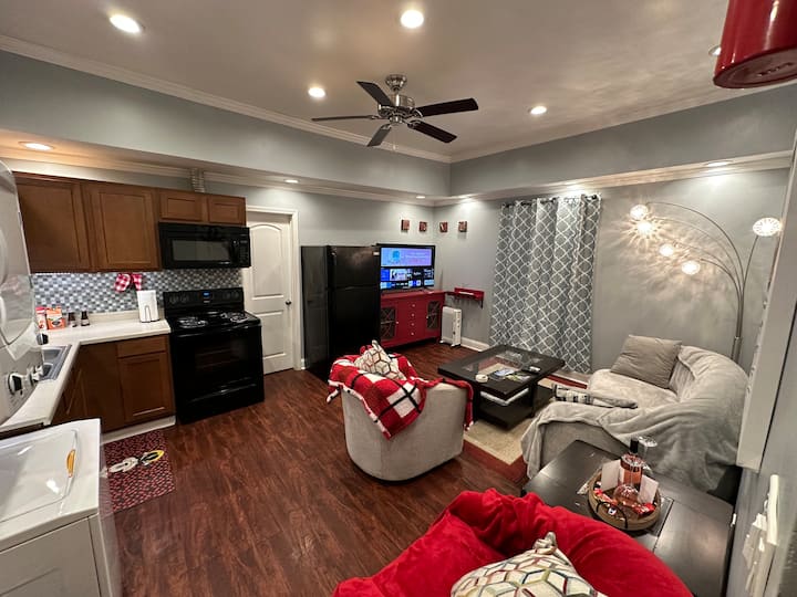 2 Bedroom Furnished Apartment D * Red - Charleston, WV