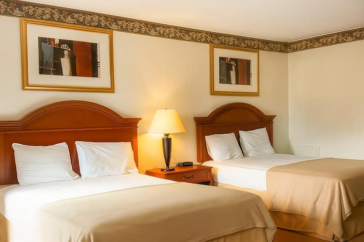 2 Affordable Units Close To Hershey Gardens! Pool! - Hershey, PA