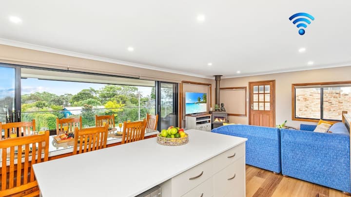 Tanapaser – Spacious Centrally Located Home - Currarong