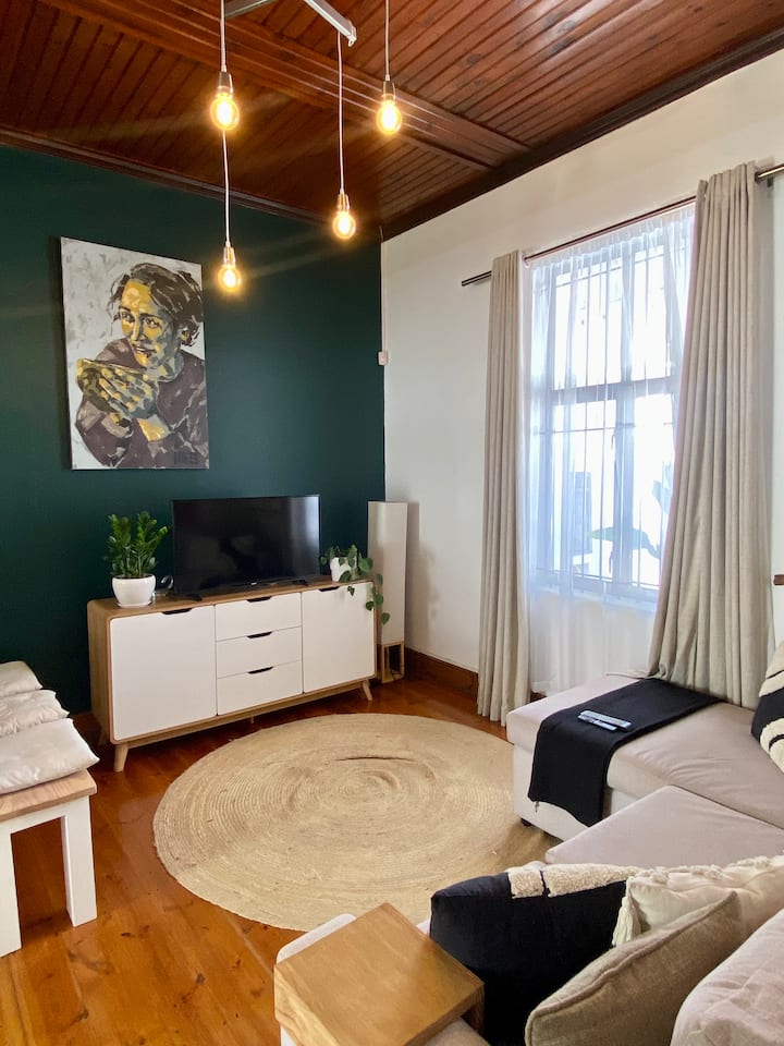 Charming Cape-dutch Beach House - Somerset West
