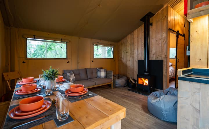 Sunny Glamping Escape | Hot Tub • Sleeps 5 - Fordingbridge
