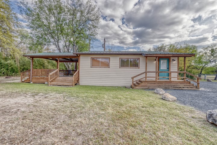 Bent River Cabin #2 @ Frio River Escape - Concan, TX