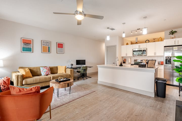 Riverwalk Retreat 1br · Balcony · Pool · Gym - San Antonio Zoo, San Antonio