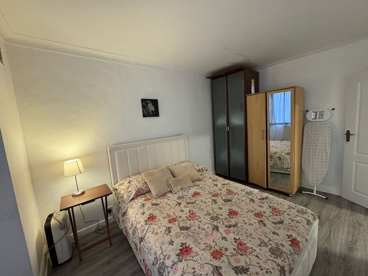 Cozy & Contemporary Getaway Flat - Londres