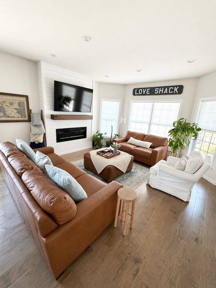 The Love Shack - Walk To Beach! 4br W/deck & Views - Newport Vineyards, Middletown