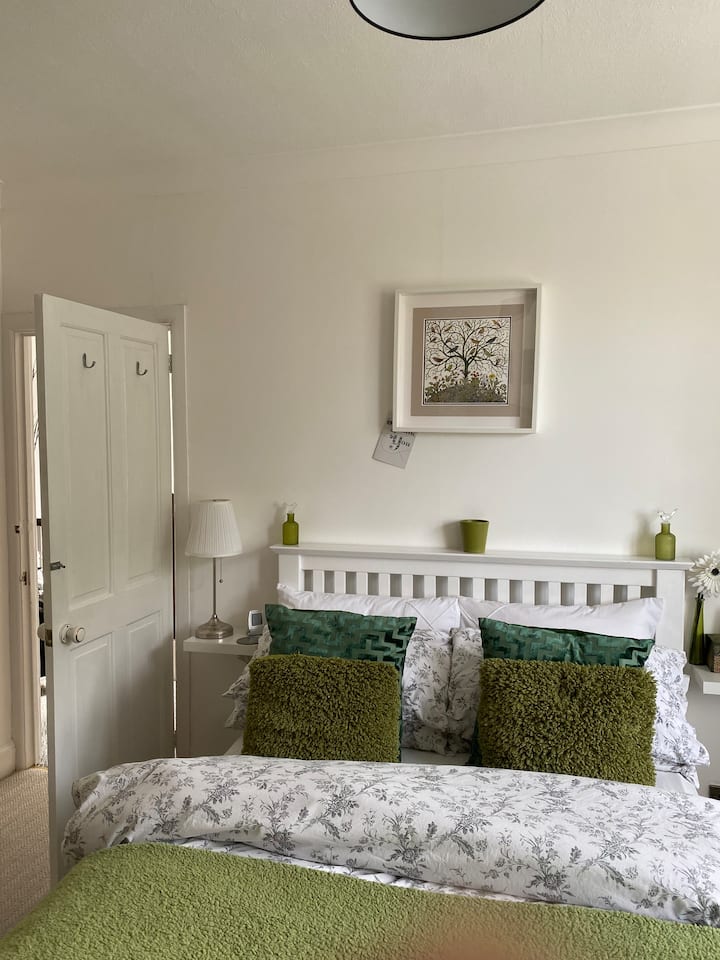 Double Room With Ensuite Near Wembley. (Ha0 2qb) - Ruislip