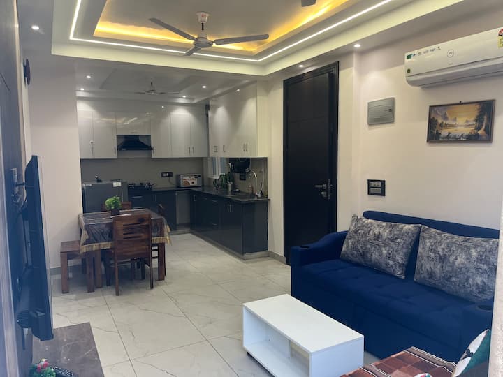 Modern 2bhk Flat 3 Double  Beds Near Laxman Jhulla - Rishikesh